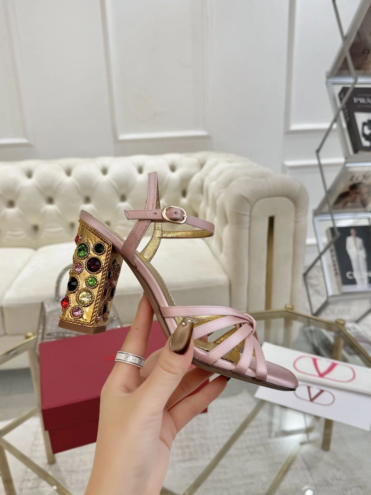 High accuracy Valentino Sandals