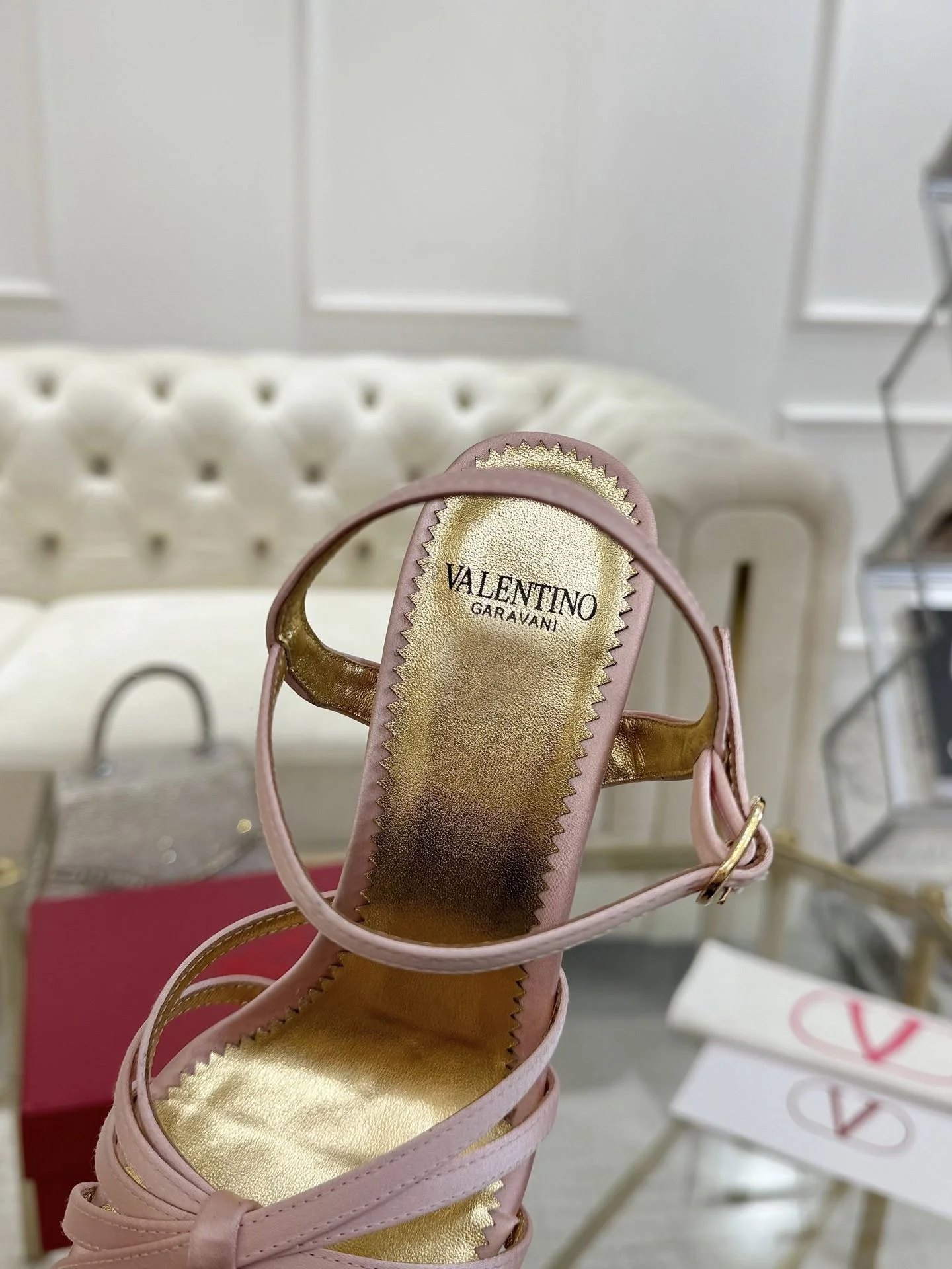 High accuracy Valentino Sandals