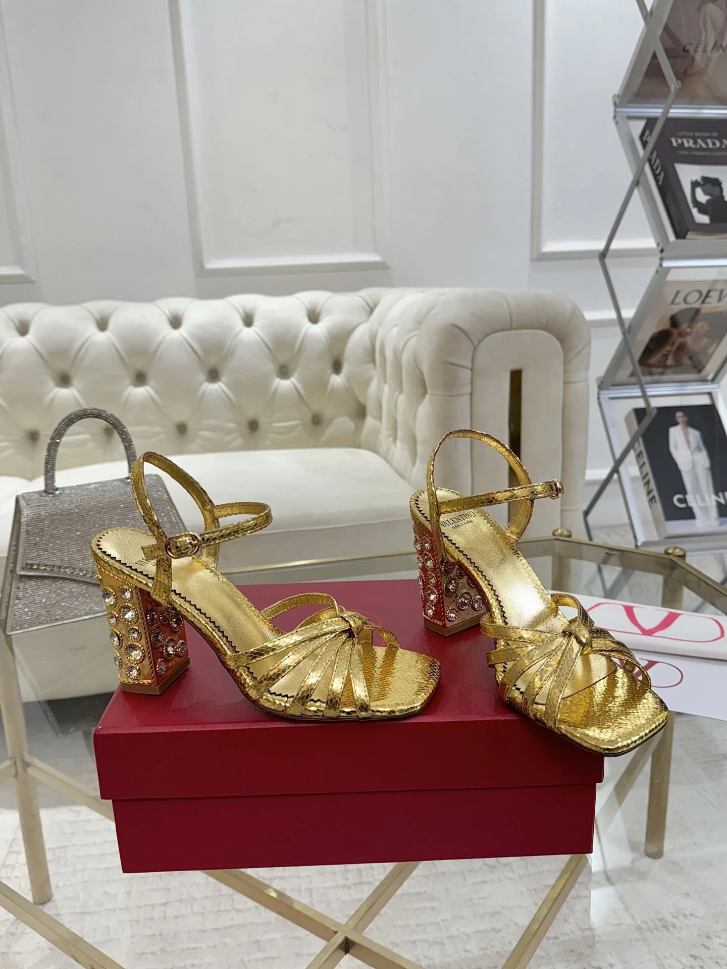 High accuracy Valentino Sandals