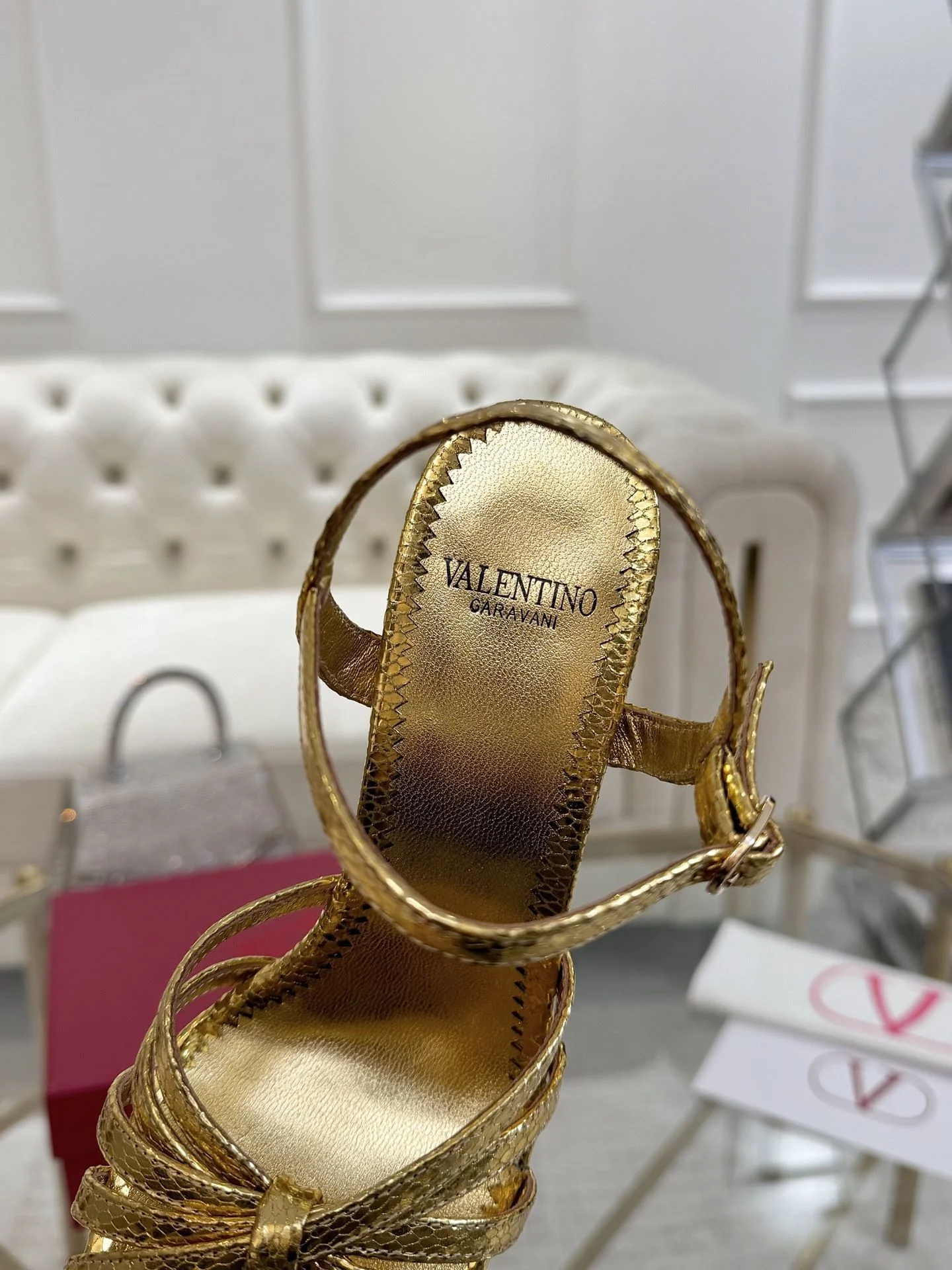 High accuracy Valentino Sandals
