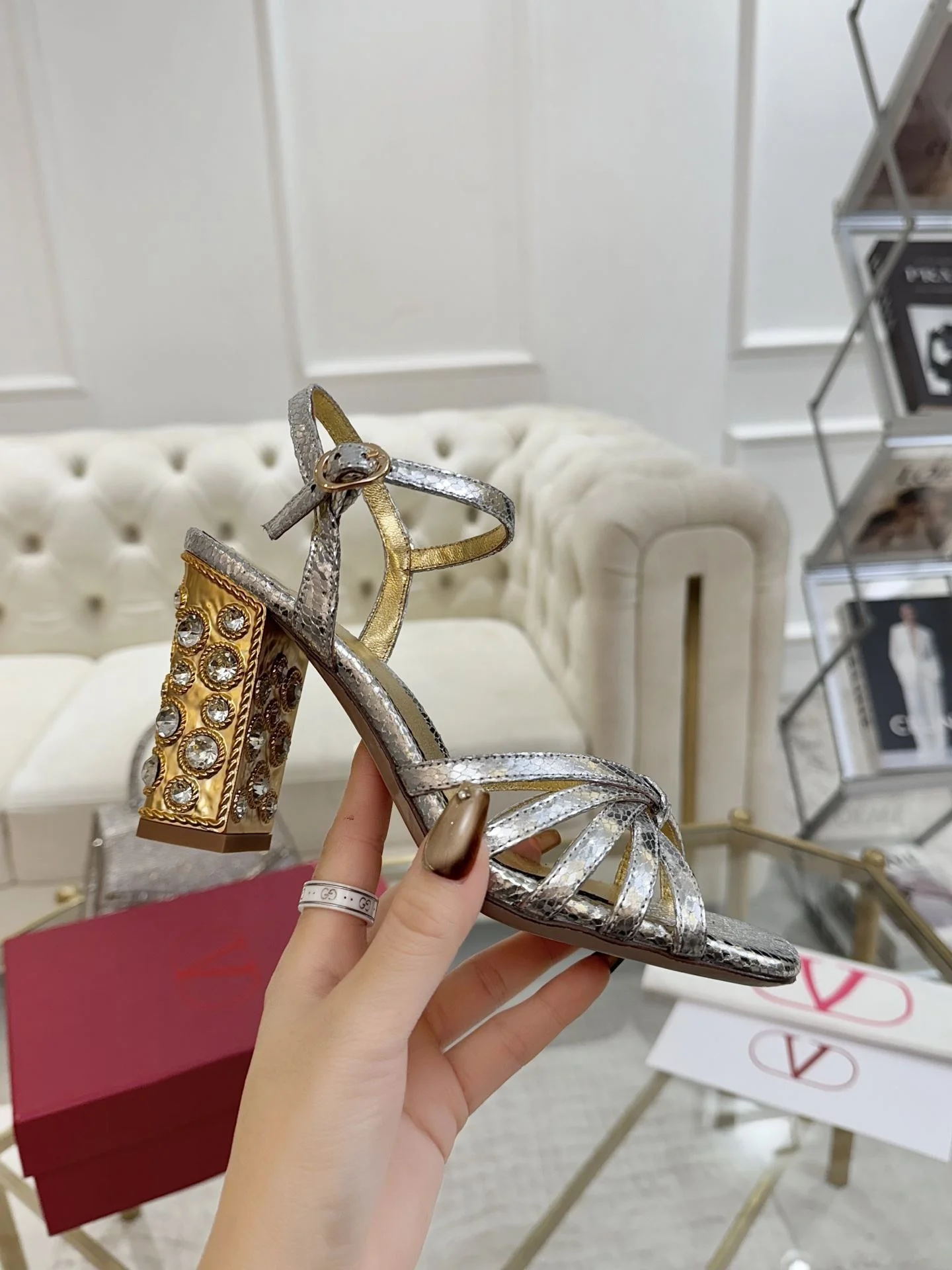 Low-cost Valentino Sandals