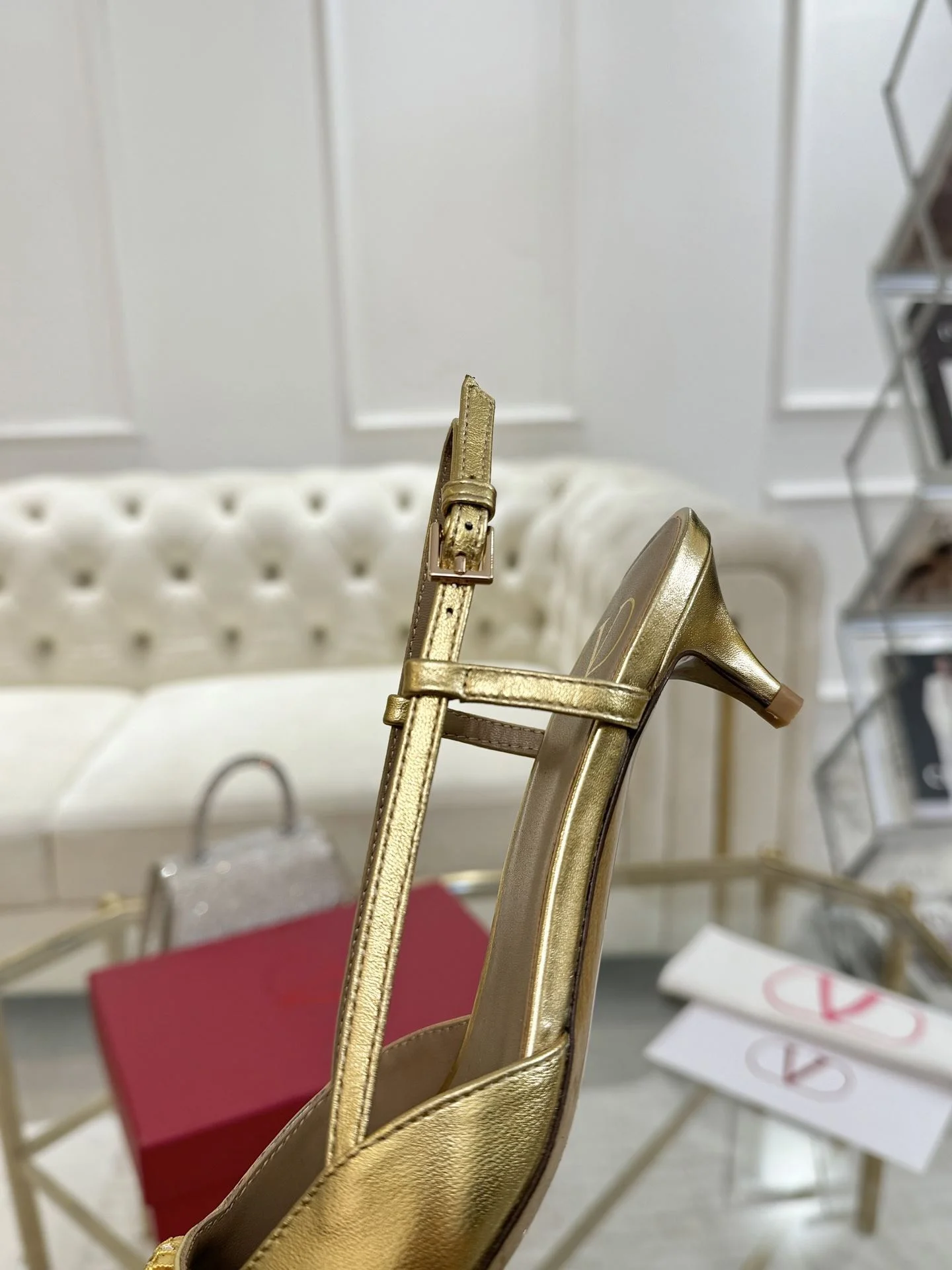 1:1 copy Valentino Sandals