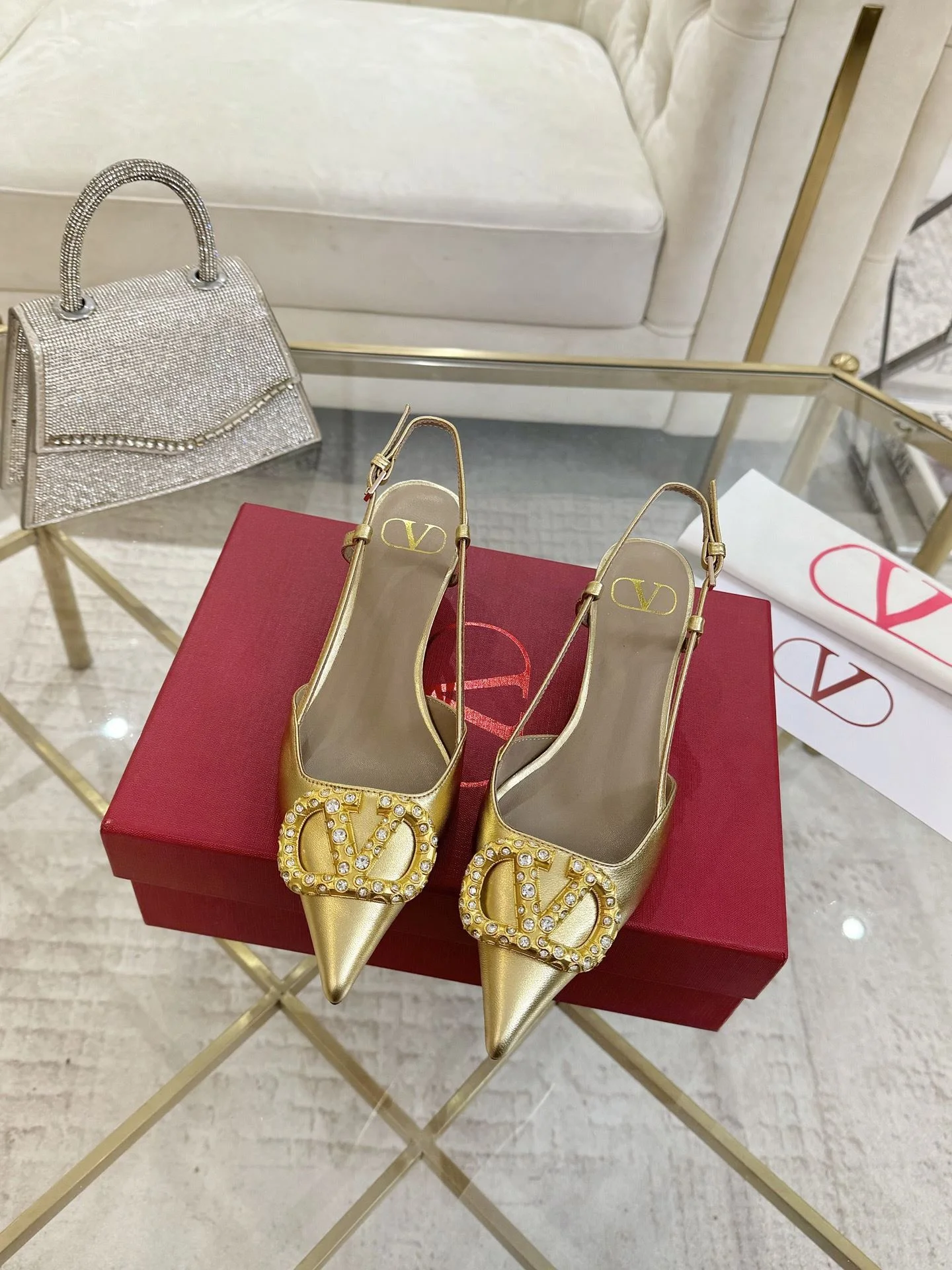 1:1 copy Valentino Sandals