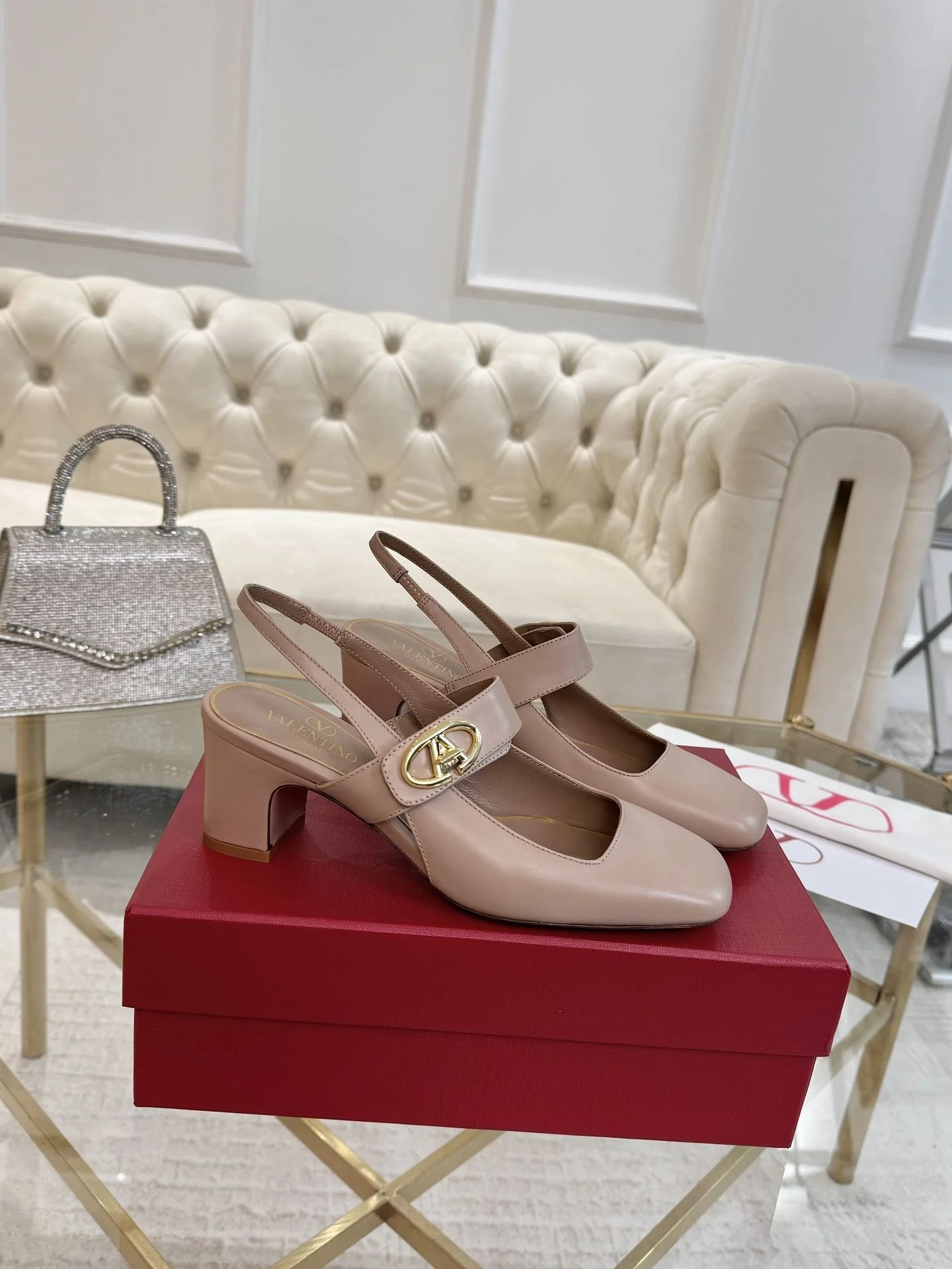 Brand-original Valentino Sandals