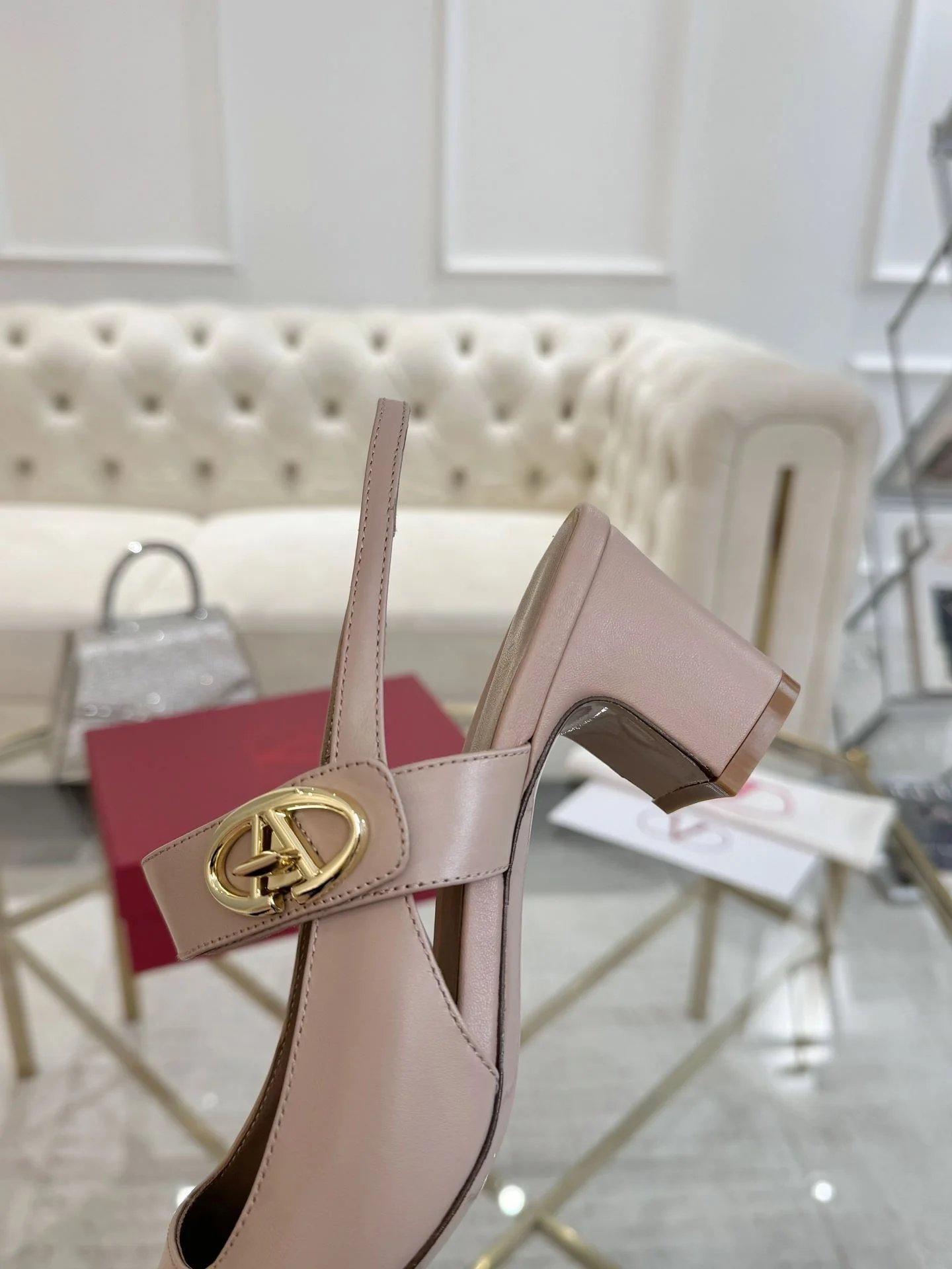 Brand-original Valentino Sandals