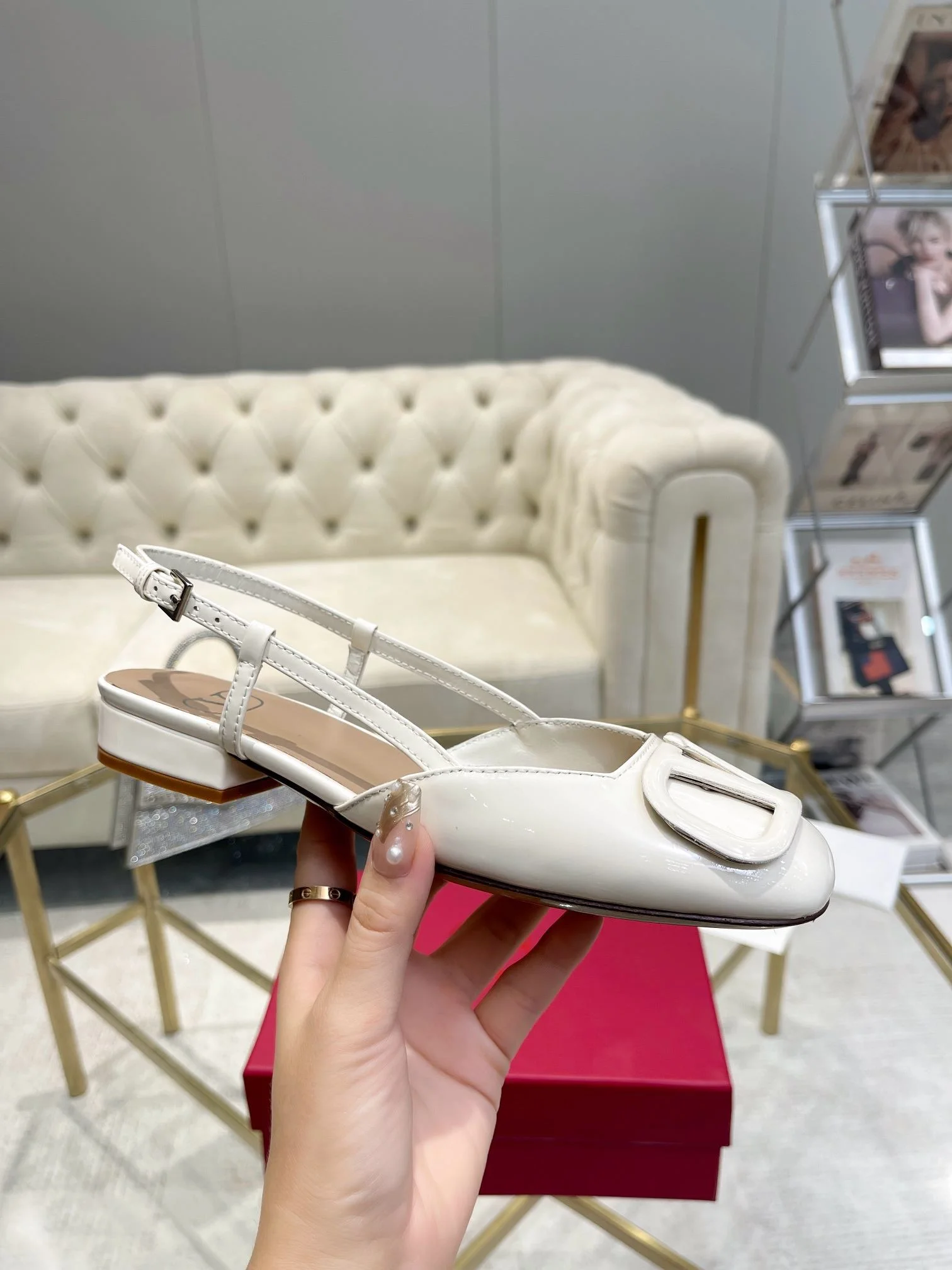 High accuracy Valentino Sandals