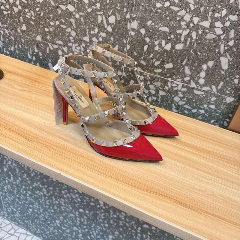 Low-cost Valentino Sandals