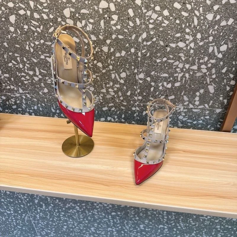Low-cost Valentino Sandals
