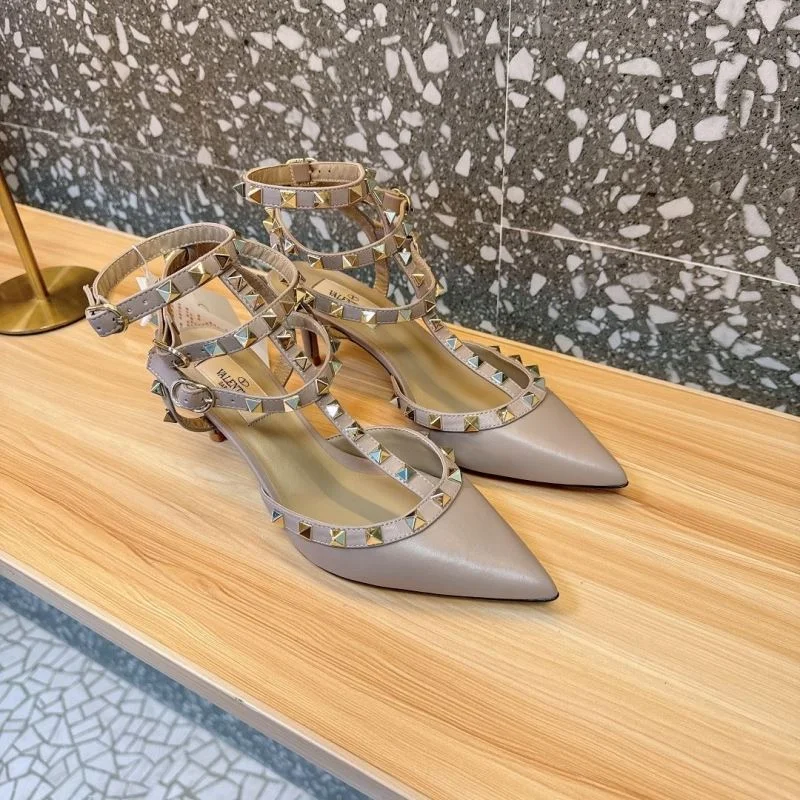 Low-cost Valentino Sandals