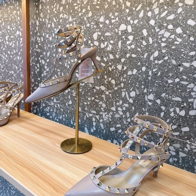 Low-cost Valentino Sandals