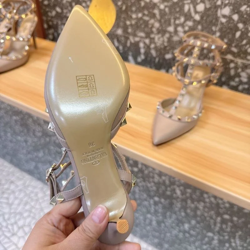 Low-cost Valentino Sandals