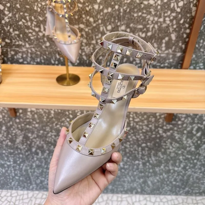 Low-cost Valentino Sandals