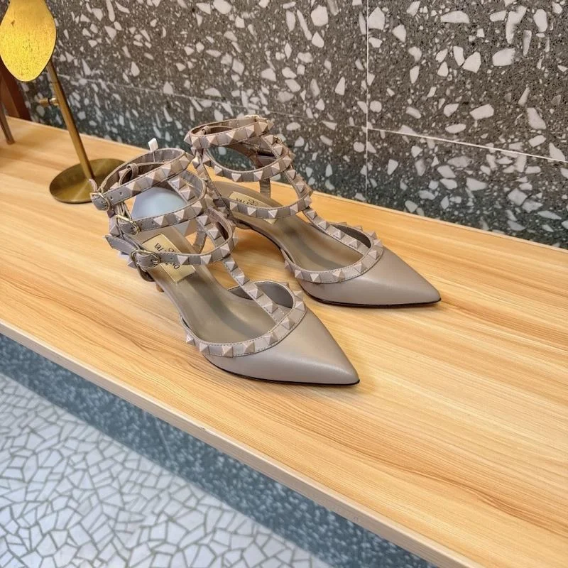 Exact replica Valentino Sandals