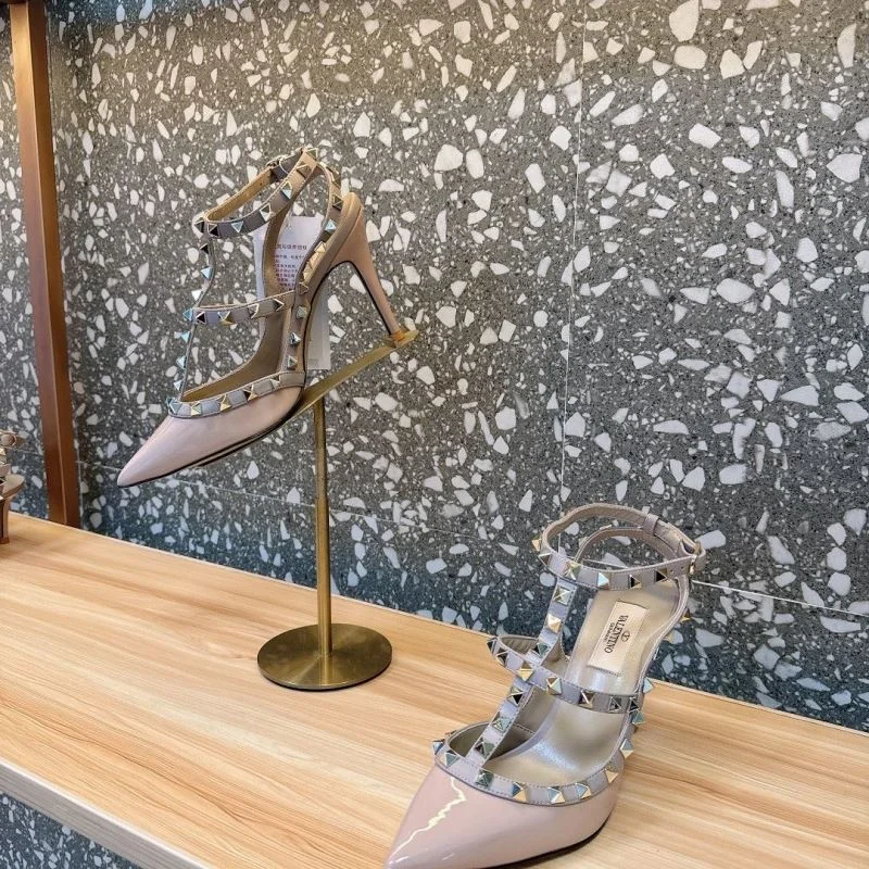 Top match Valentino Sandals