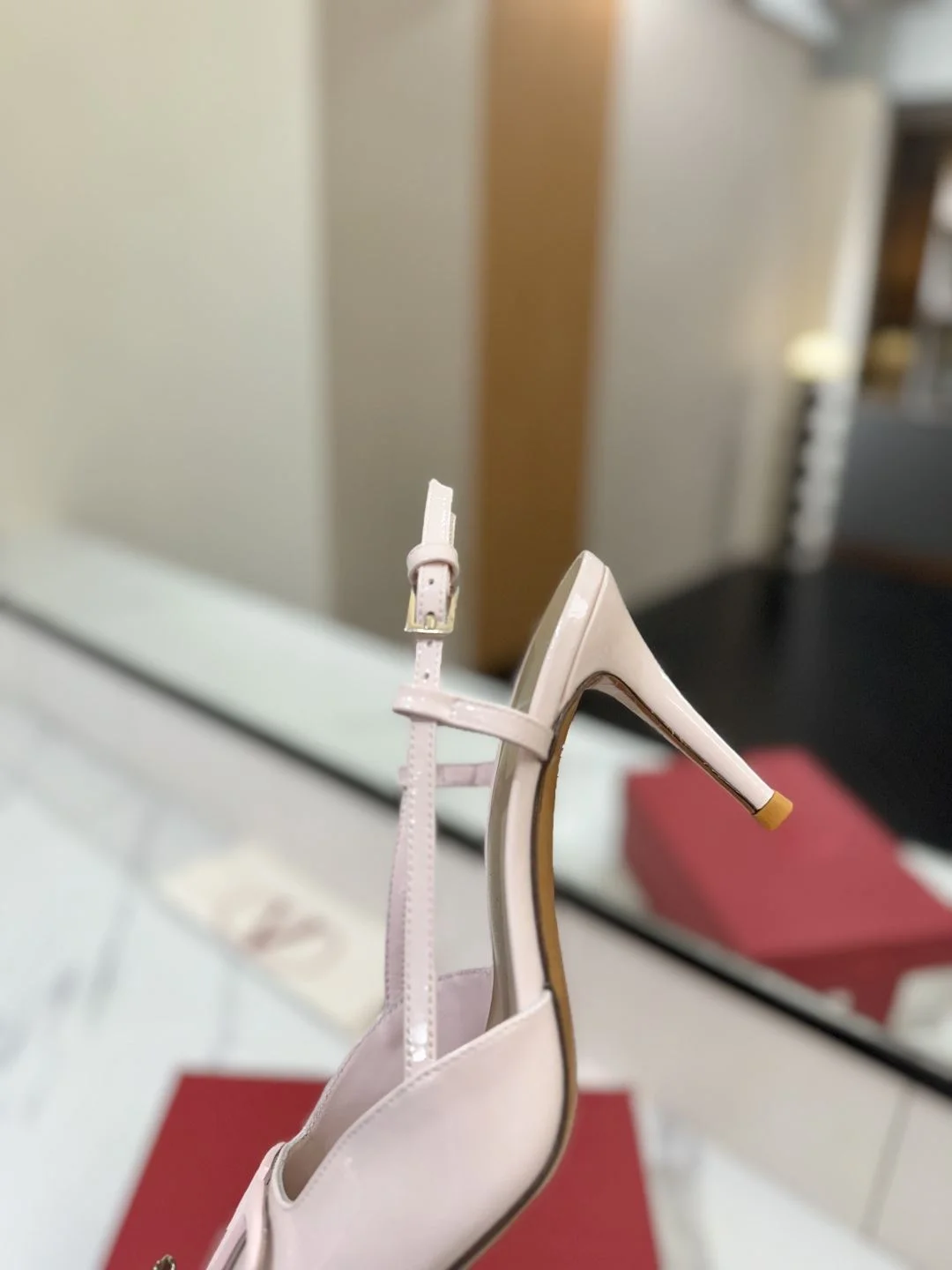 Top mirror Valentino Sandals