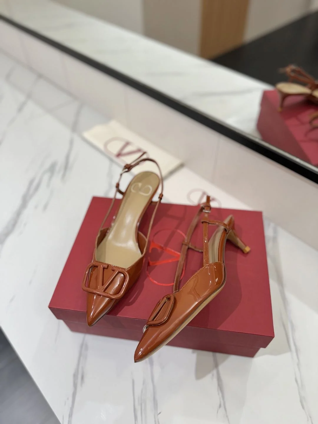 Mirror quality Valentino Sandals