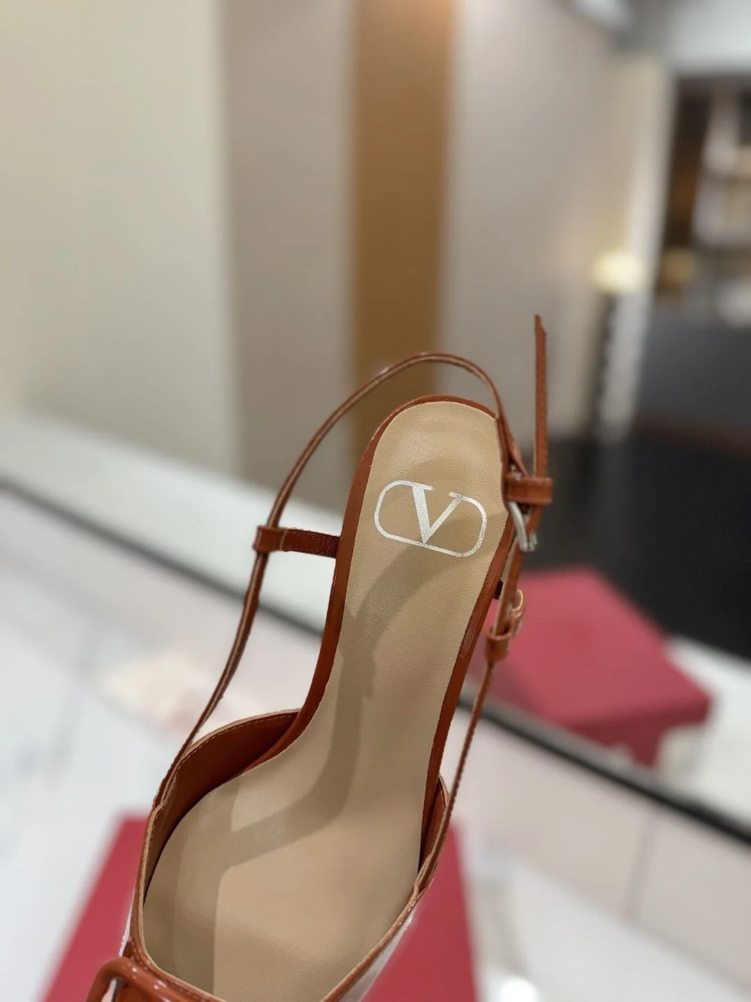 Mirror quality Valentino Sandals