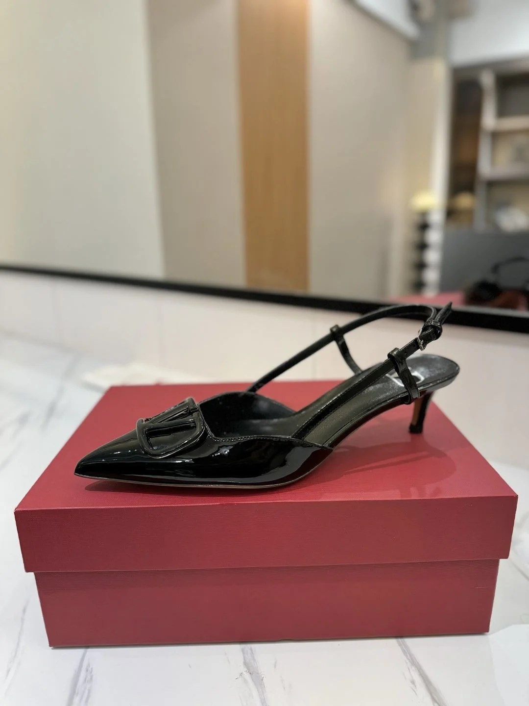 Top mirror Valentino Sandals