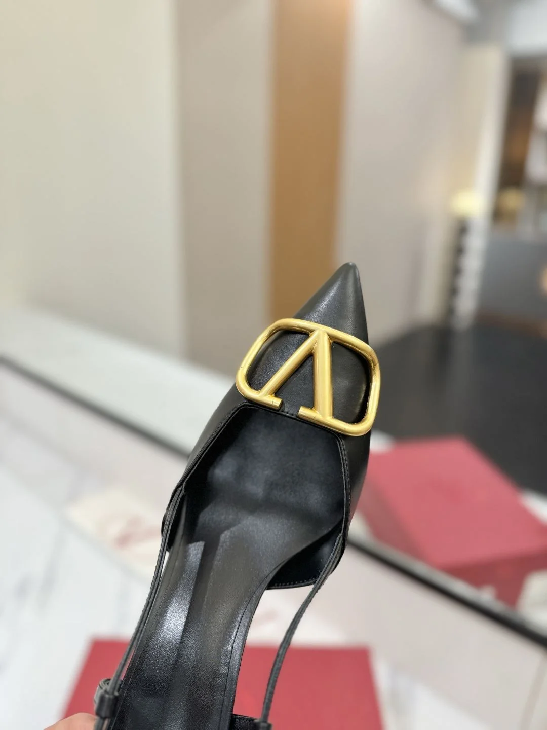 Top match Valentino Sandals