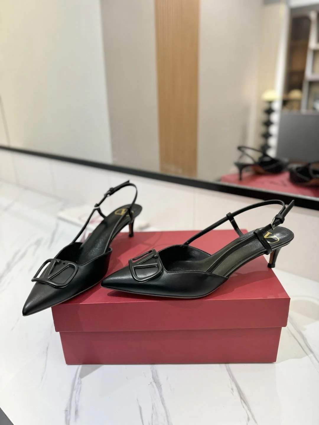 Mirror quality Valentino Sandals