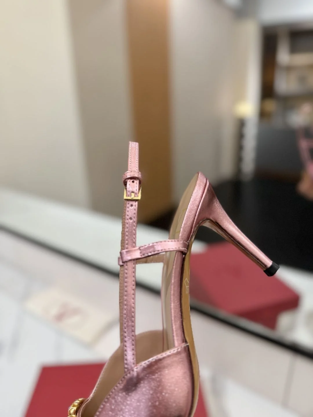1:1 copy Valentino Sandals