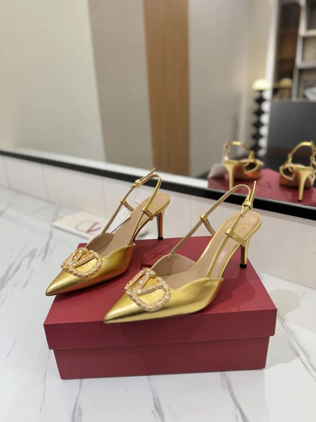 Factory-made Valentino Sandals