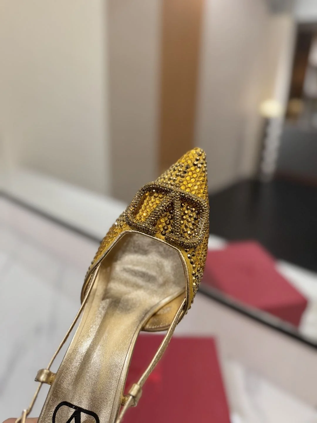 Precise copy Valentino Sandals