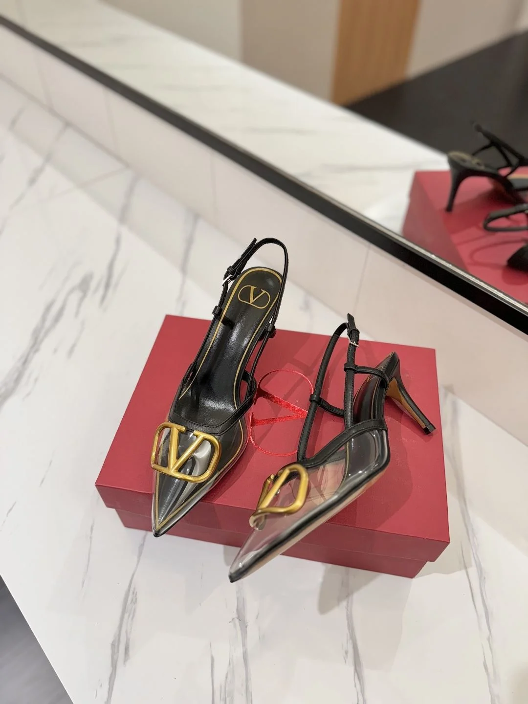 High accuracy Valentino Sandals