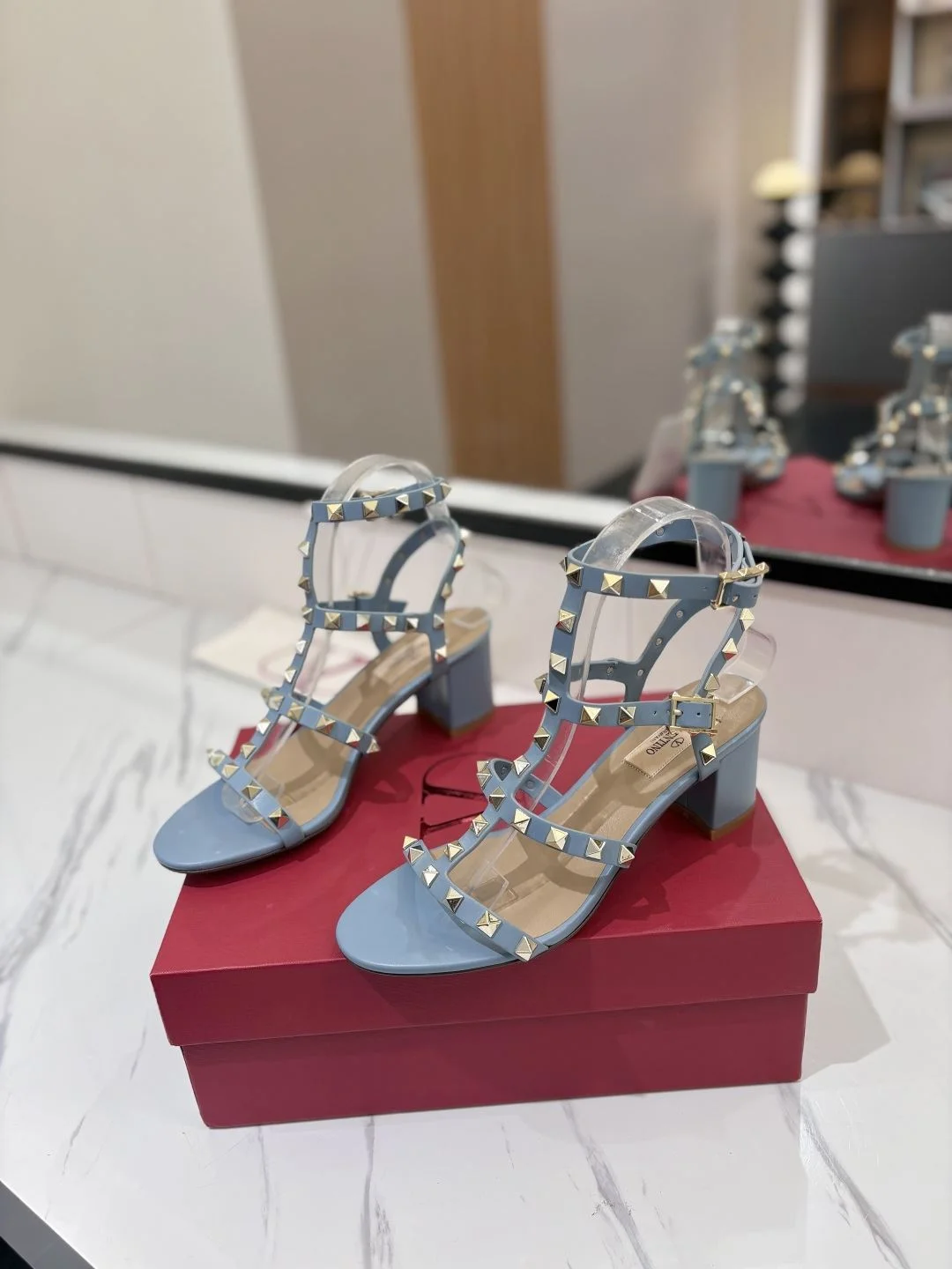 Top mirror Valentino Sandals