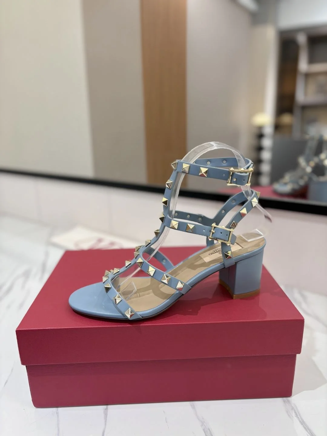 Top mirror Valentino Sandals