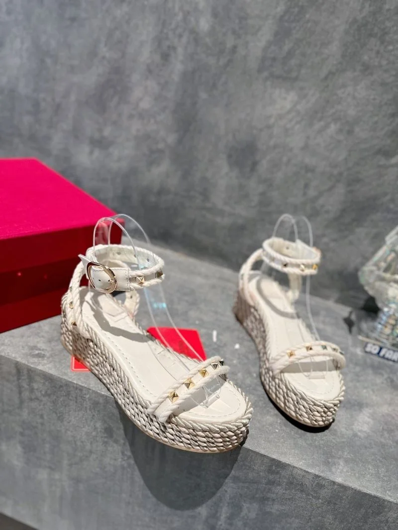 Low-cost Valentino Sandals