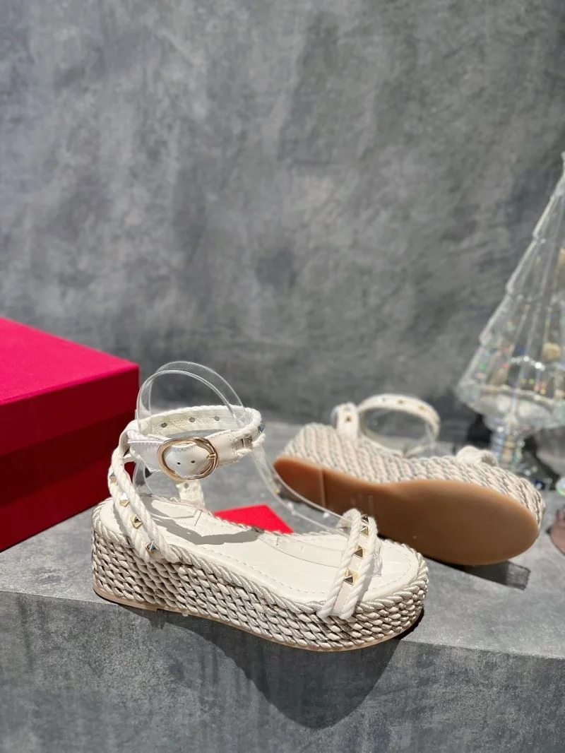 Low-cost Valentino Sandals