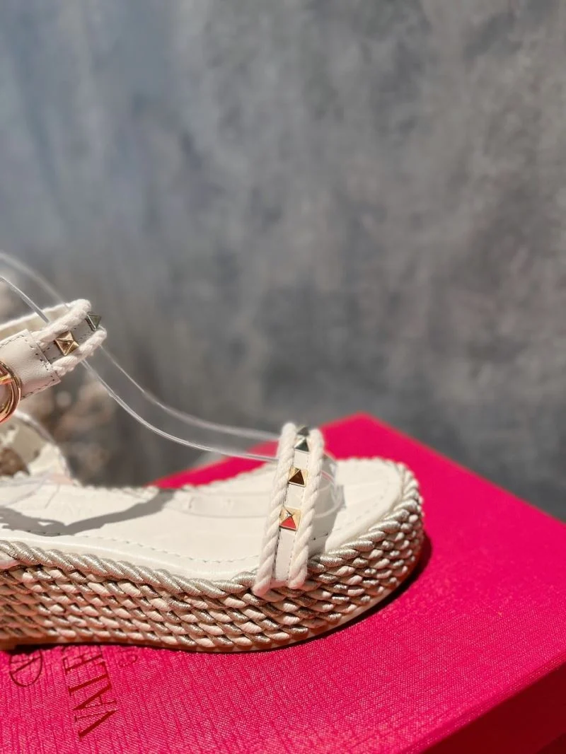 Low-cost Valentino Sandals