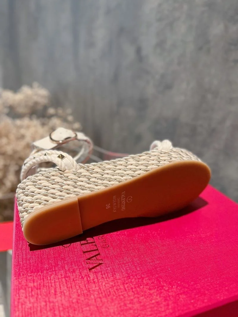 Low-cost Valentino Sandals