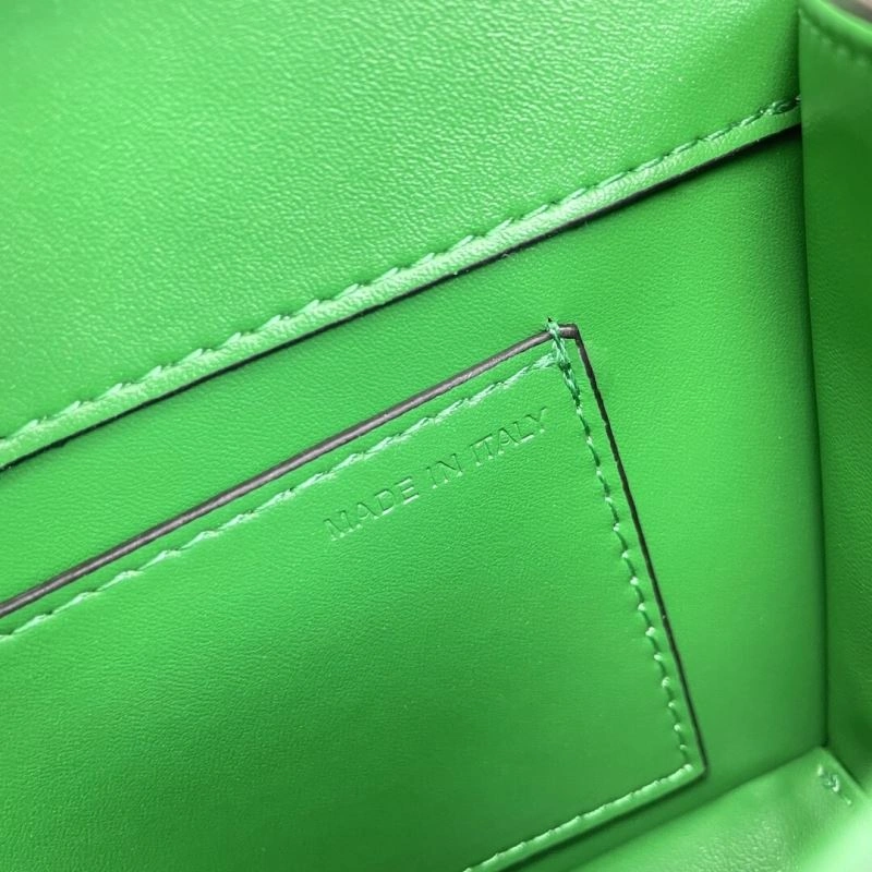 Accurate model Valentino Satchel Bags