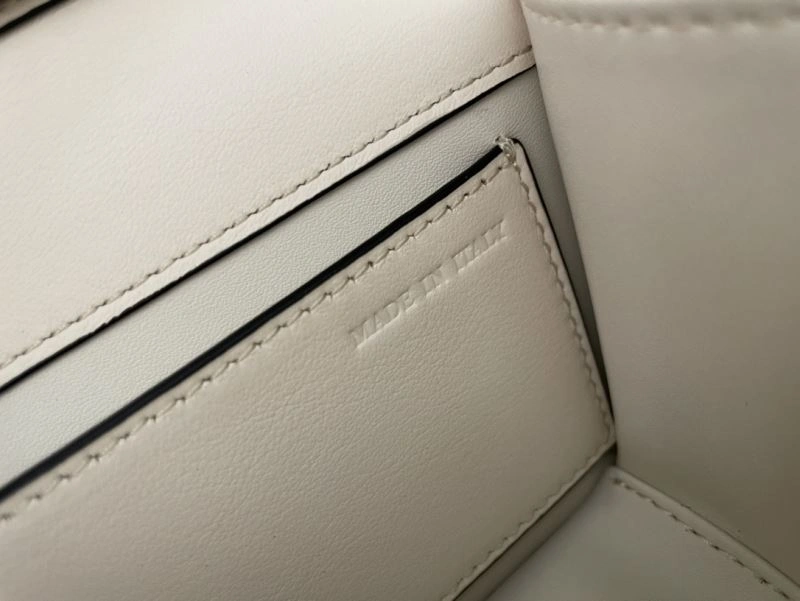 Accurate model Valentino Satchel Bags