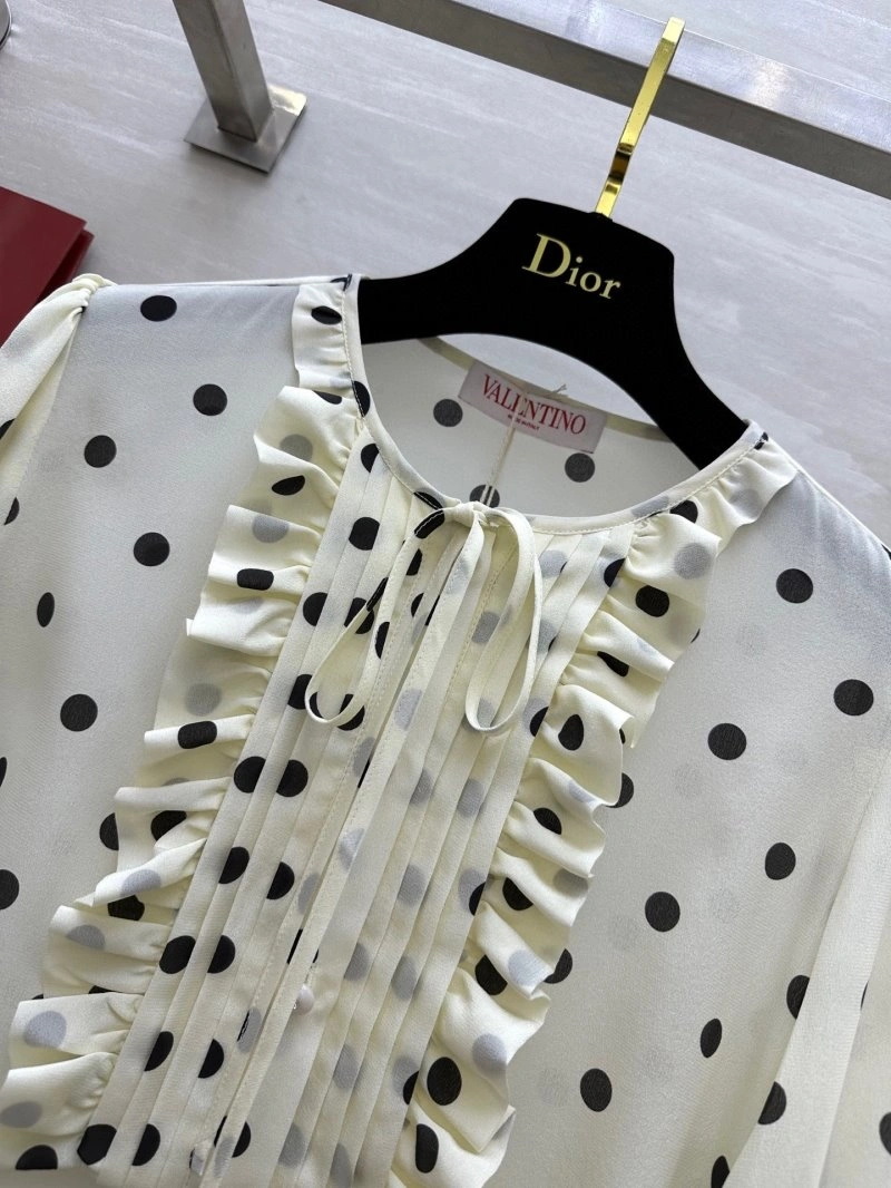 Accurate model Valentino Shirts