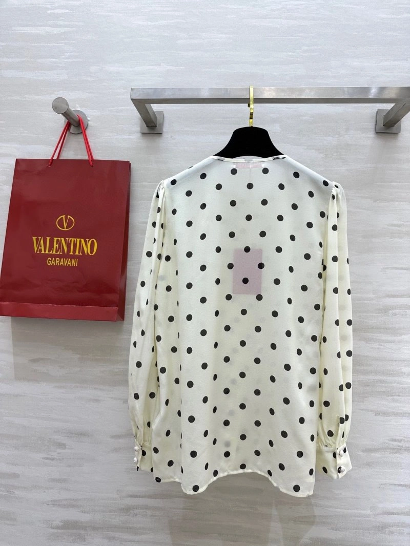Accurate model Valentino Shirts