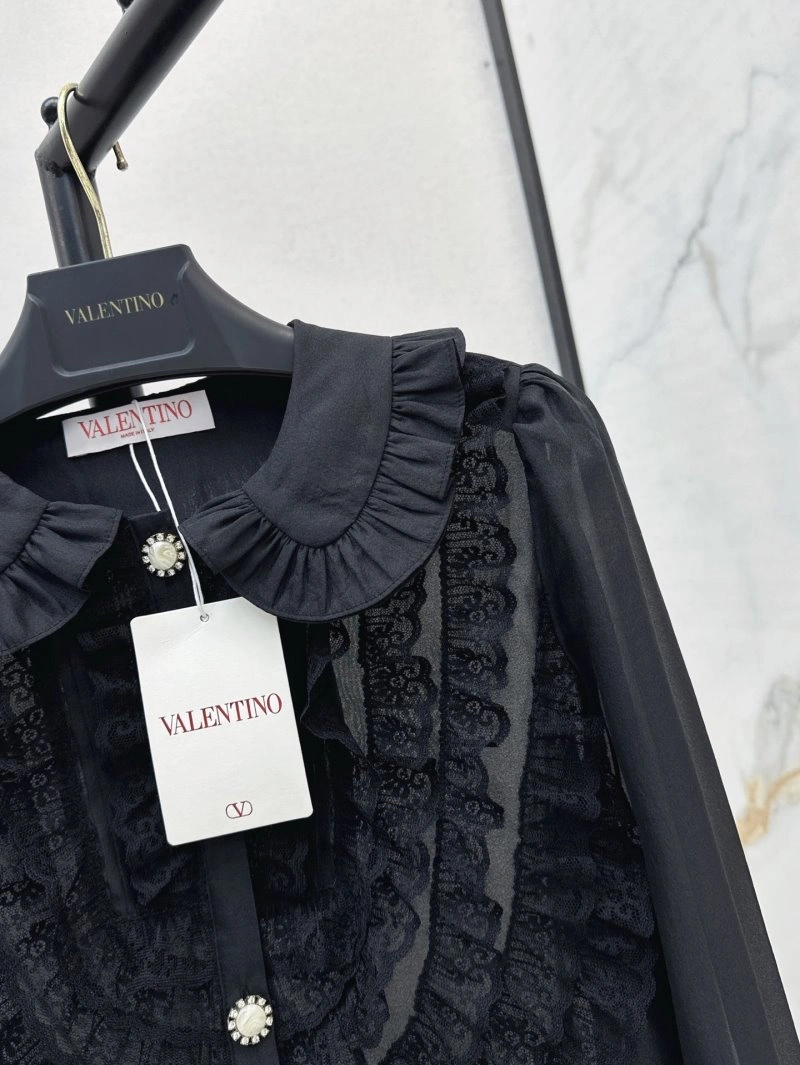 Accurate model Valentino Shirts