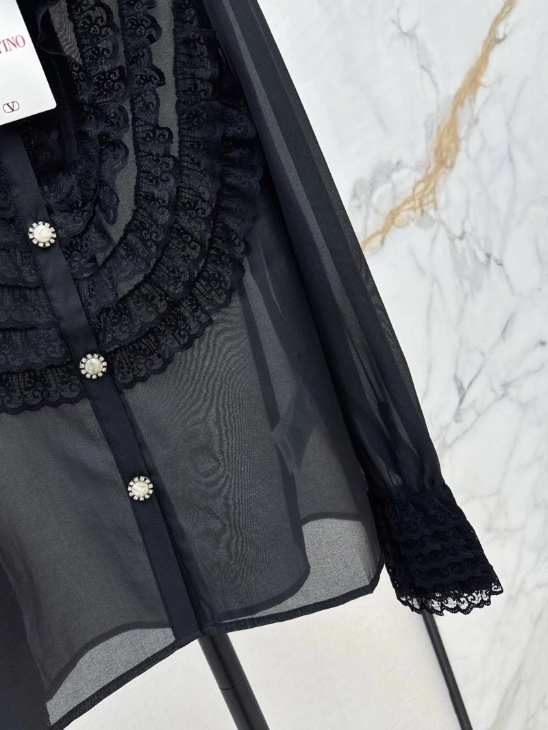 Accurate model Valentino Shirts