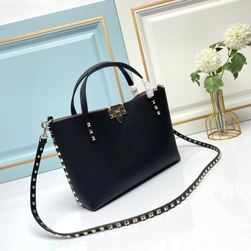 Accurate model Valentino Shopping Bags