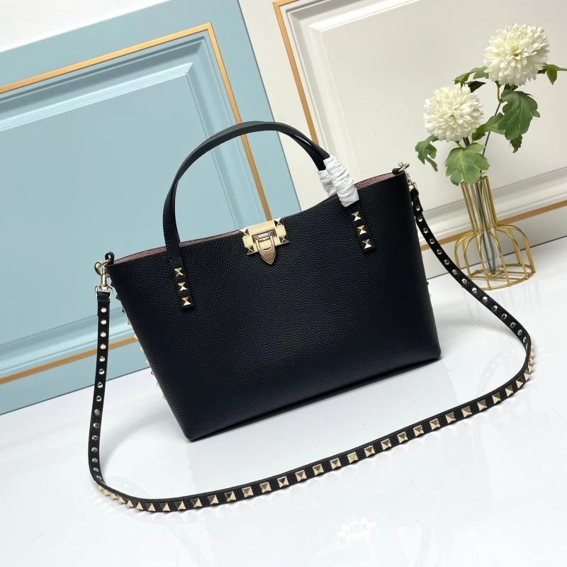 Accurate model Valentino Shopping Bags