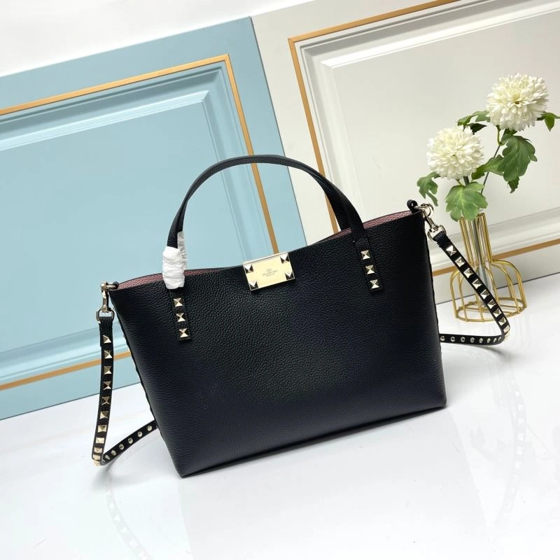 Accurate model Valentino Shopping Bags