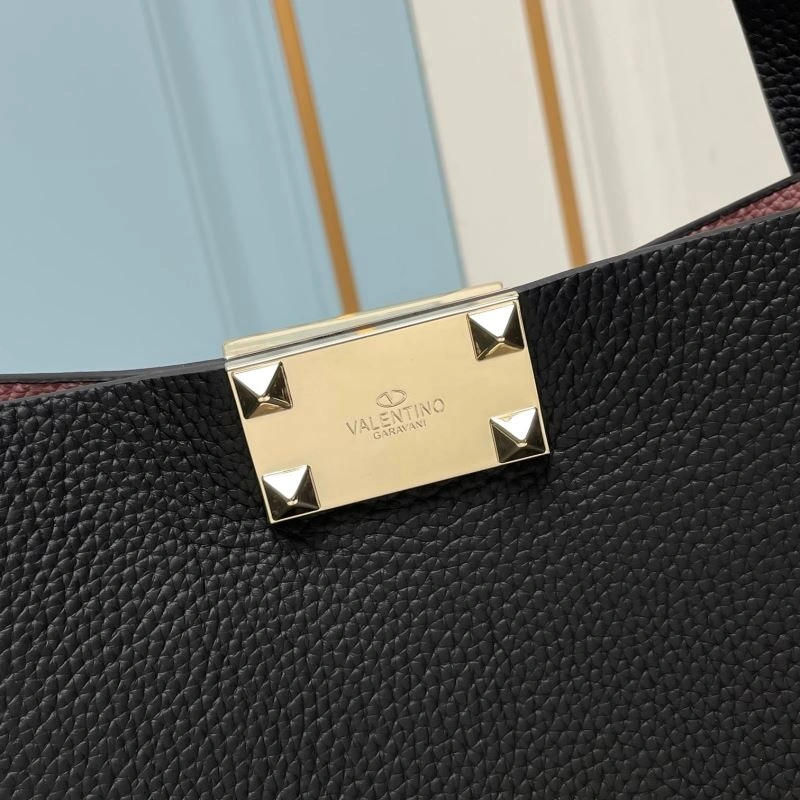 Accurate model Valentino Shopping Bags