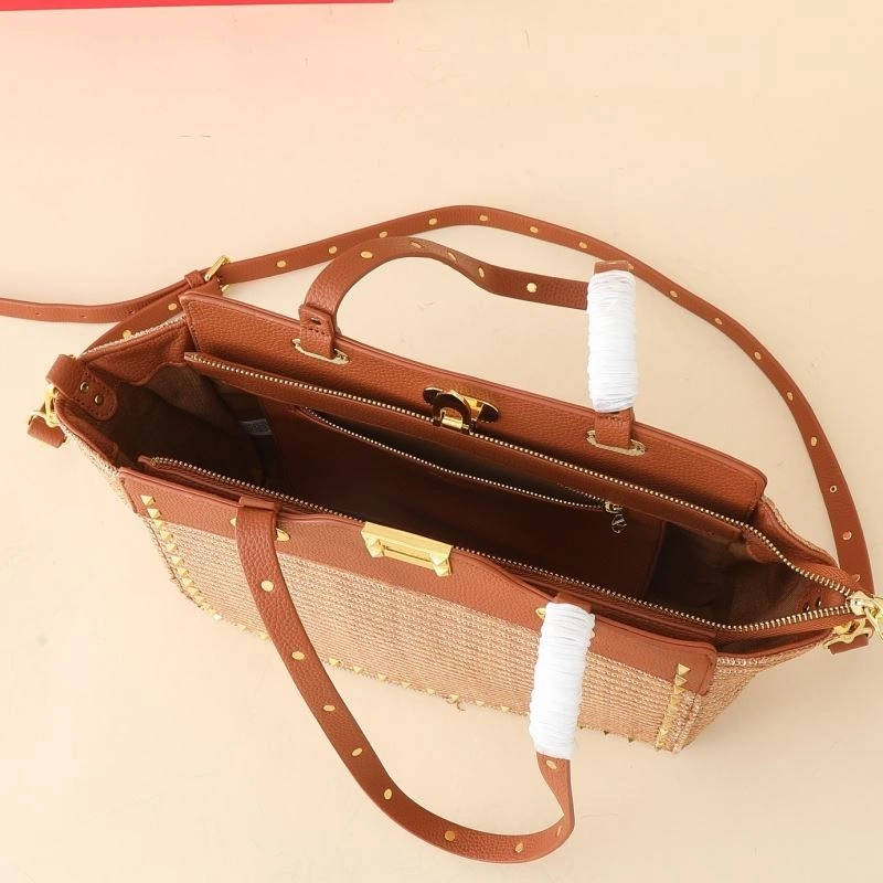 Accurate model Valentino Shopping Bags