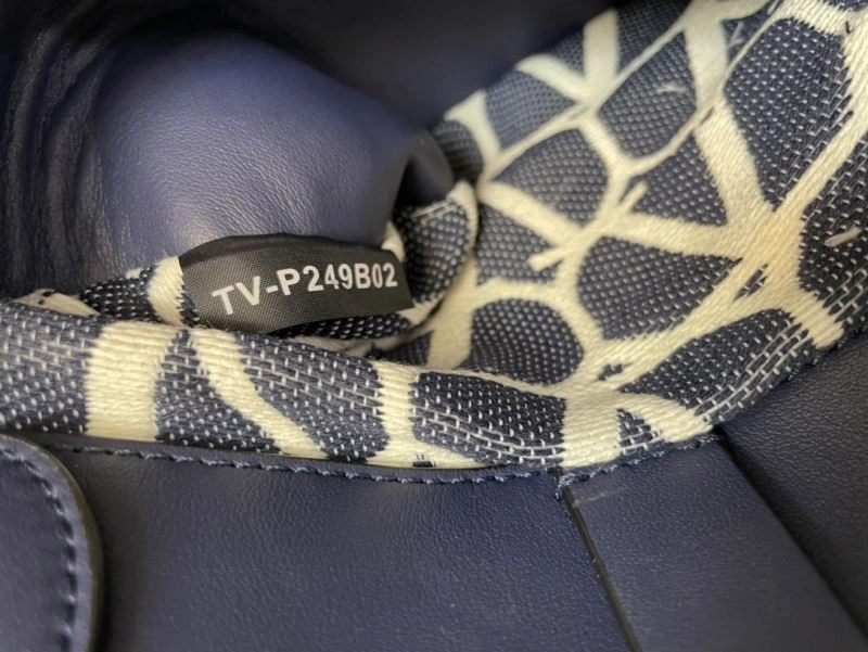 High accuracy Valentino Shopping Bags