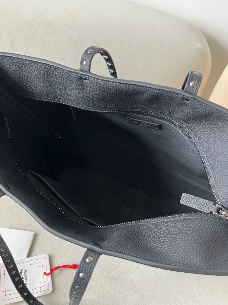 High fidelity Valentino Shopping Bags