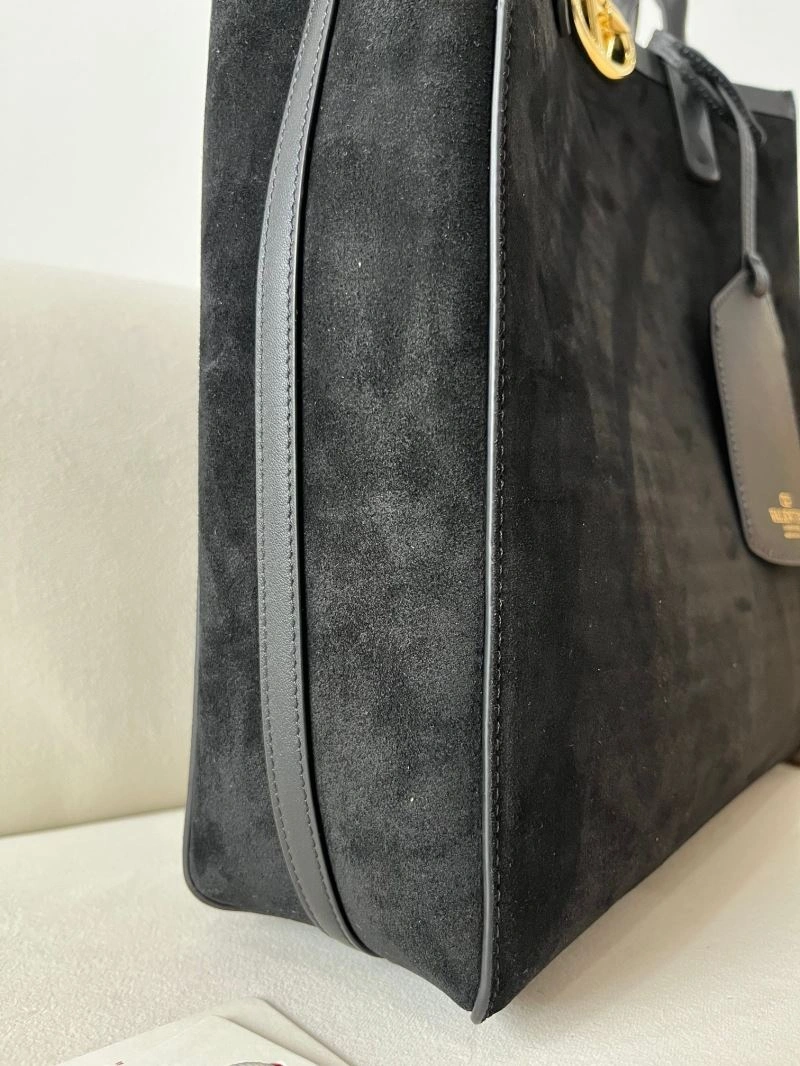 Accurate model Valentino Shopping Bags