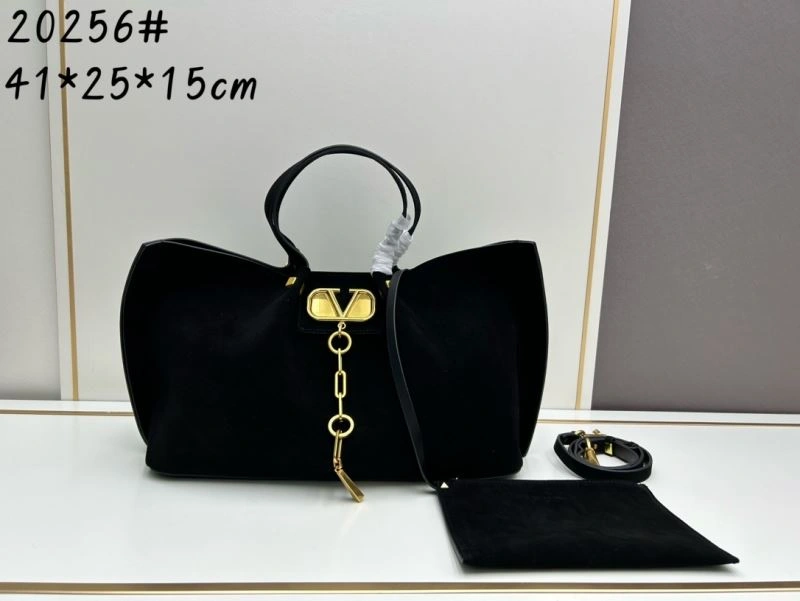 Accurate model Valentino Shopping Bags