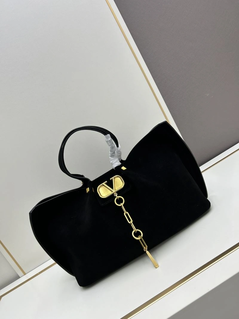 Accurate model Valentino Shopping Bags